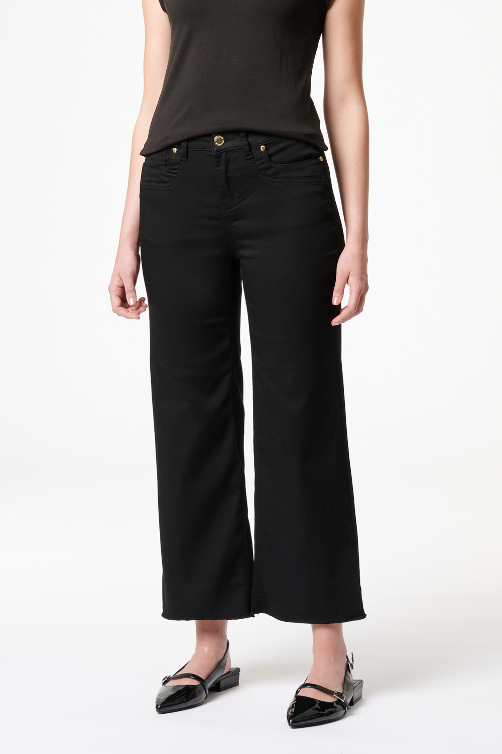 Clara FLARED Malerschwarz L26 - Weiche Stretch-Hose mit ausgestelltem ...